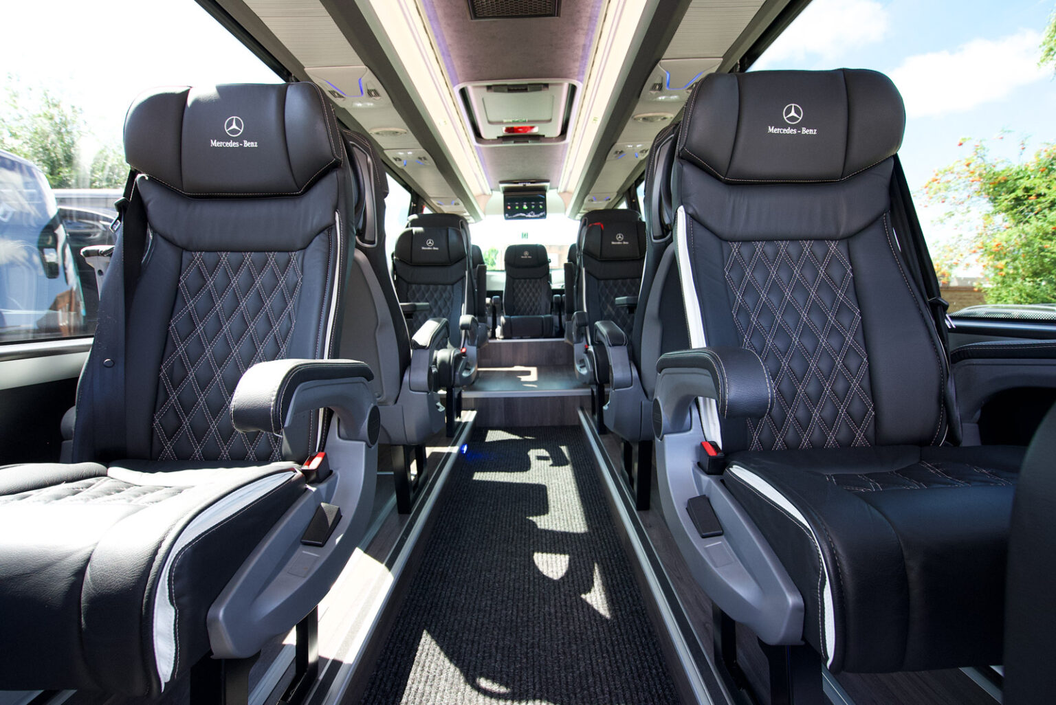 Luxury chauffeur-driven Minibuses & Coaches - iChauffeur