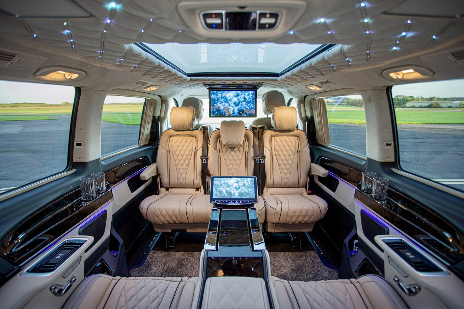 Senzati Jet Class Chauffeur - iChauffeur